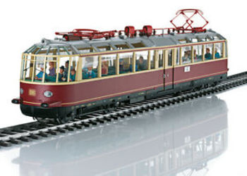 Model Trains & Radio Control Cars